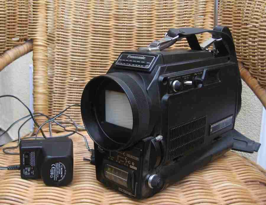 3″ CRT Composite Monitor – Experimental Engineering