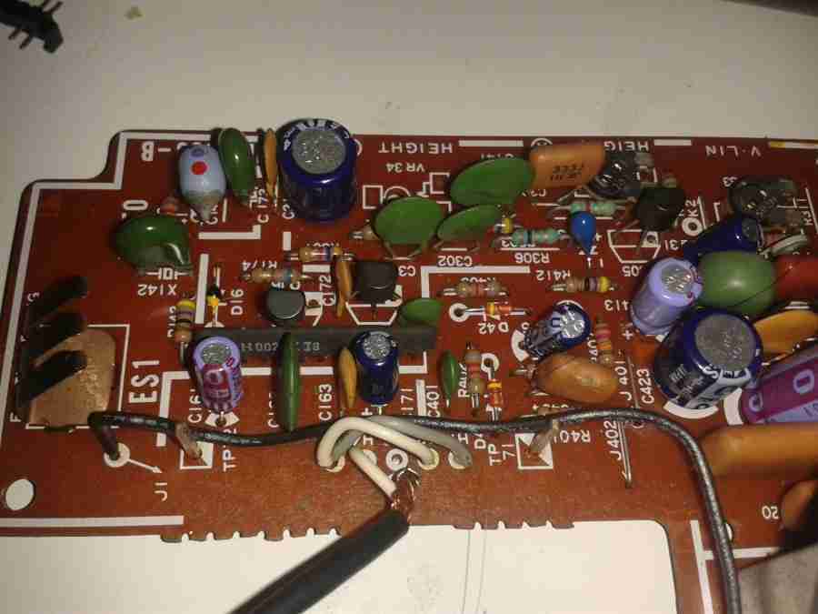 3″ CRT Composite Monitor – Experimental Engineering